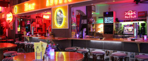 Dein Adonis | Die beste Bar im Yumbo